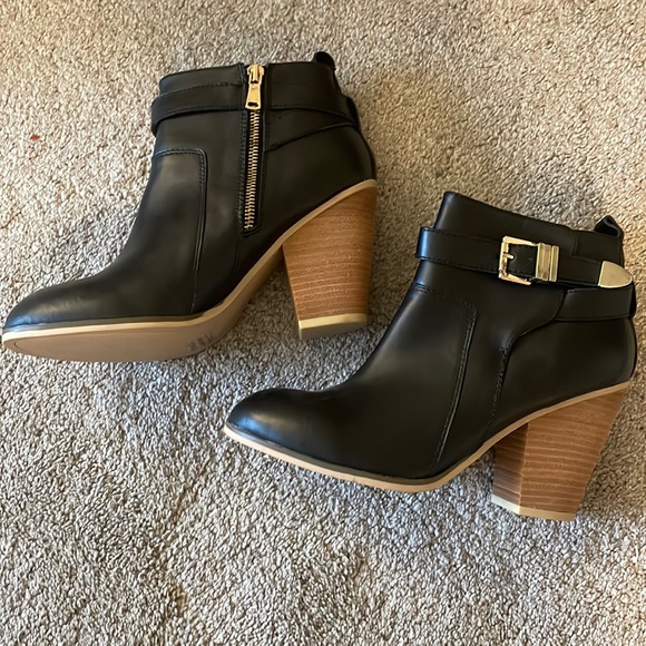 Report Signature | Shoes | Boots | Poshmark